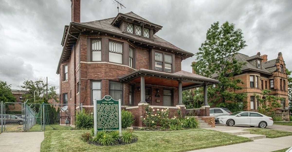 Twenty-Seven Distinctive Places in Michigan listed in the National ...